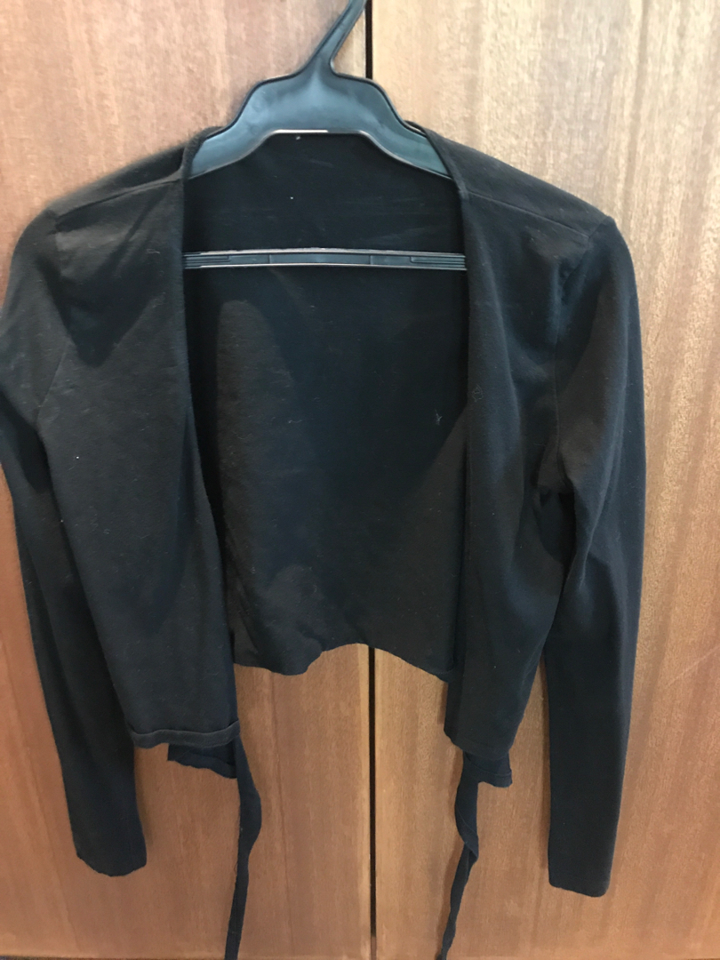 Brandy Melville Black Wrap Top, Women's Fashion, Tops, Others Tops on ...
