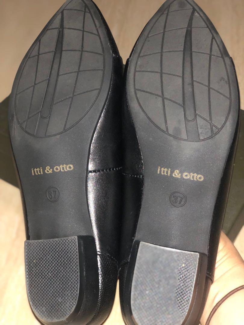 Itti & Otto Flats, Women's Fashion, Footwear, Flats on Carousell