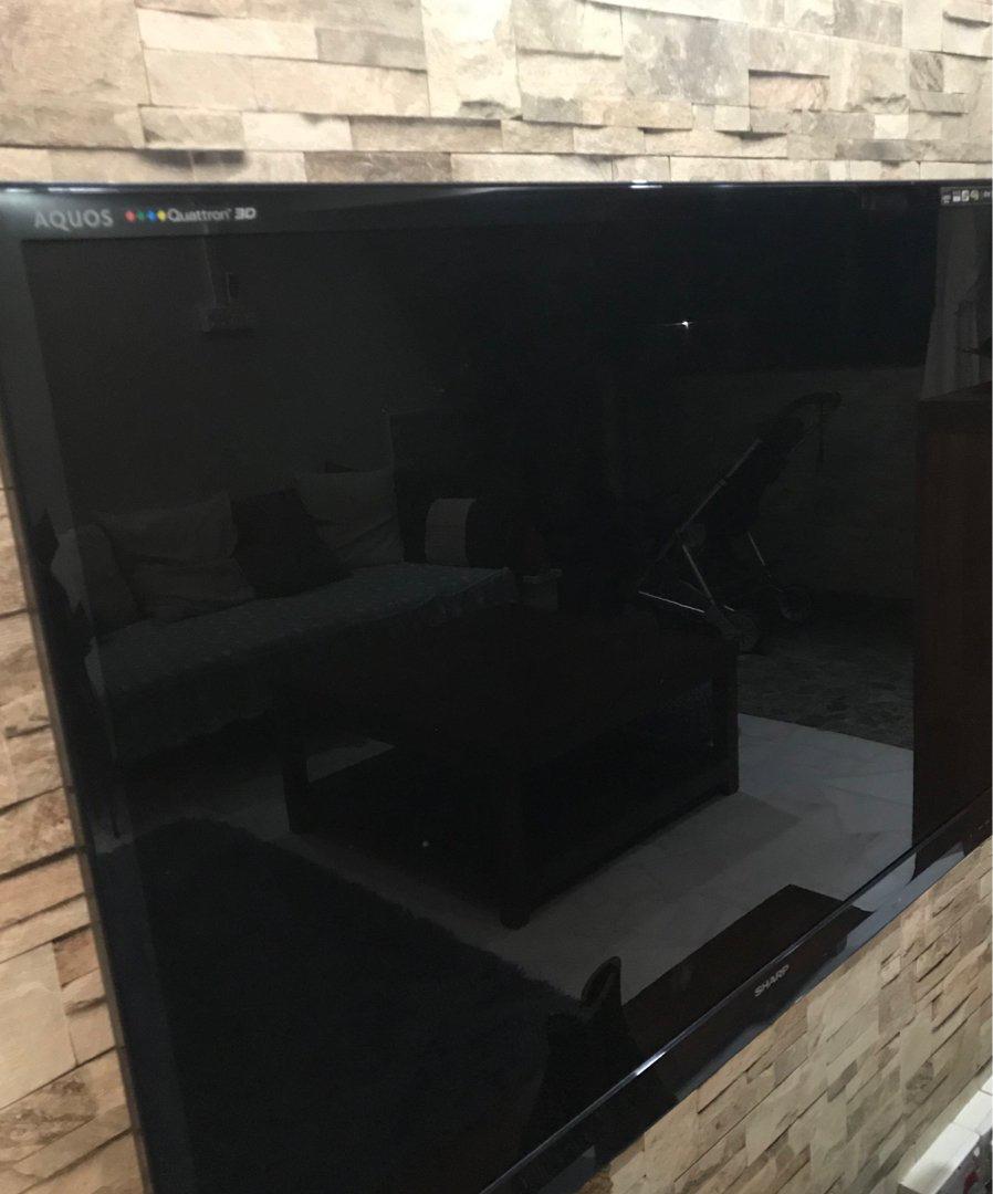 Sharp AQUOS 52" LE835 Series Black LED TV SPOILT TV, TV & Home ...