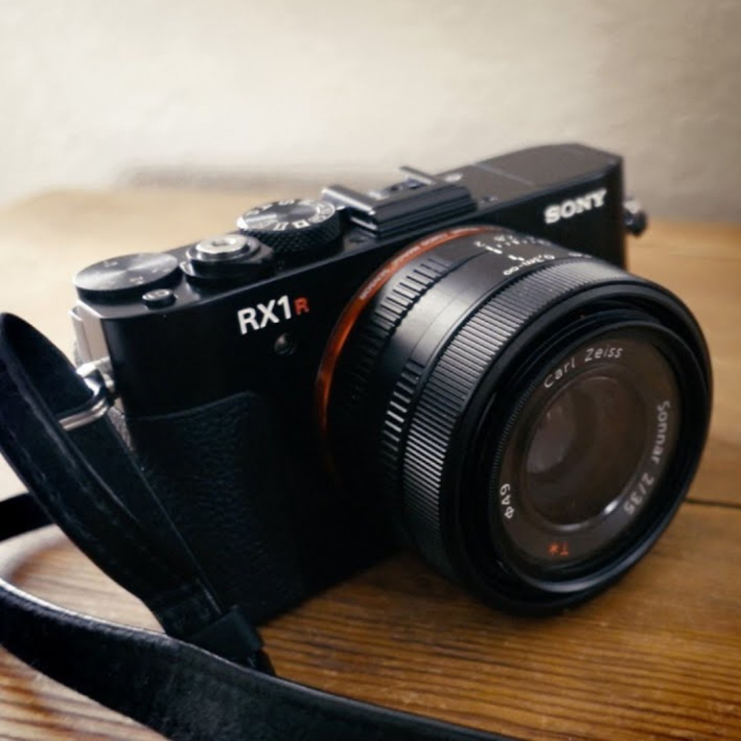 Sony RX1R Mark II, Photography, Cameras, Digital Cameras on Carousell