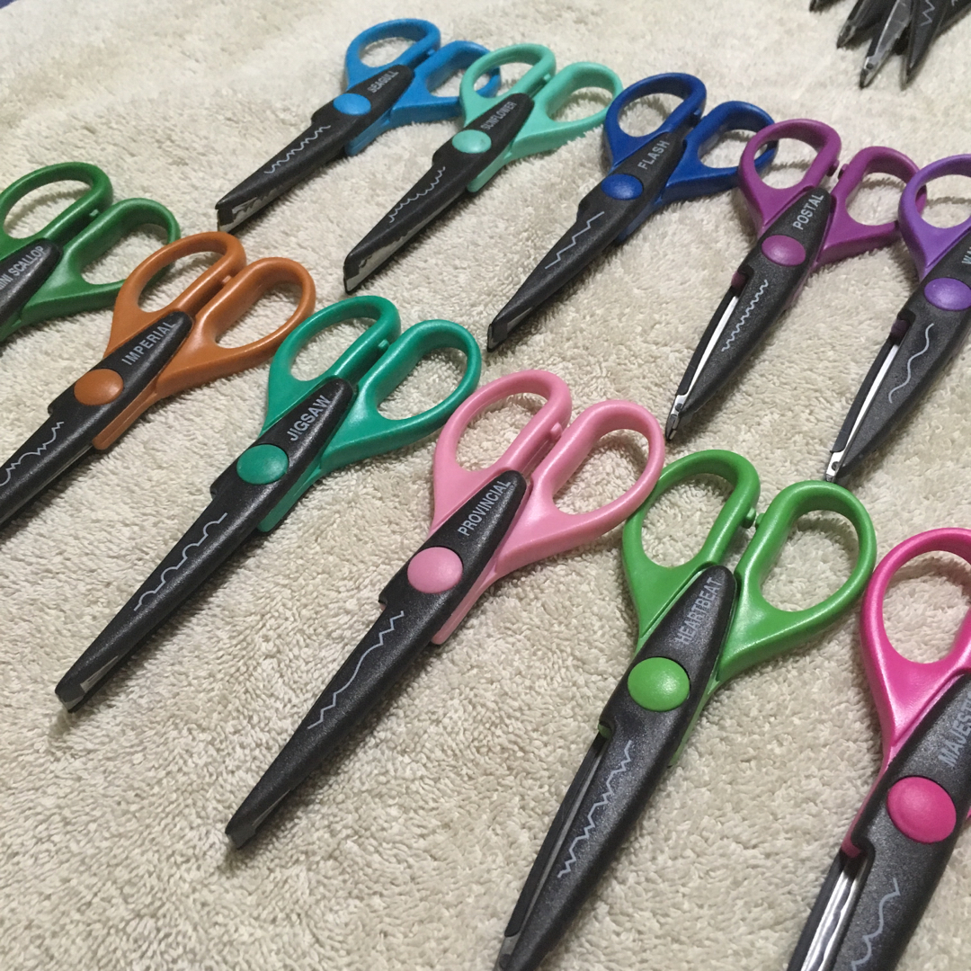 18 pc Assorted crazy scissors with wooden holder, Hobbies & Toys ...