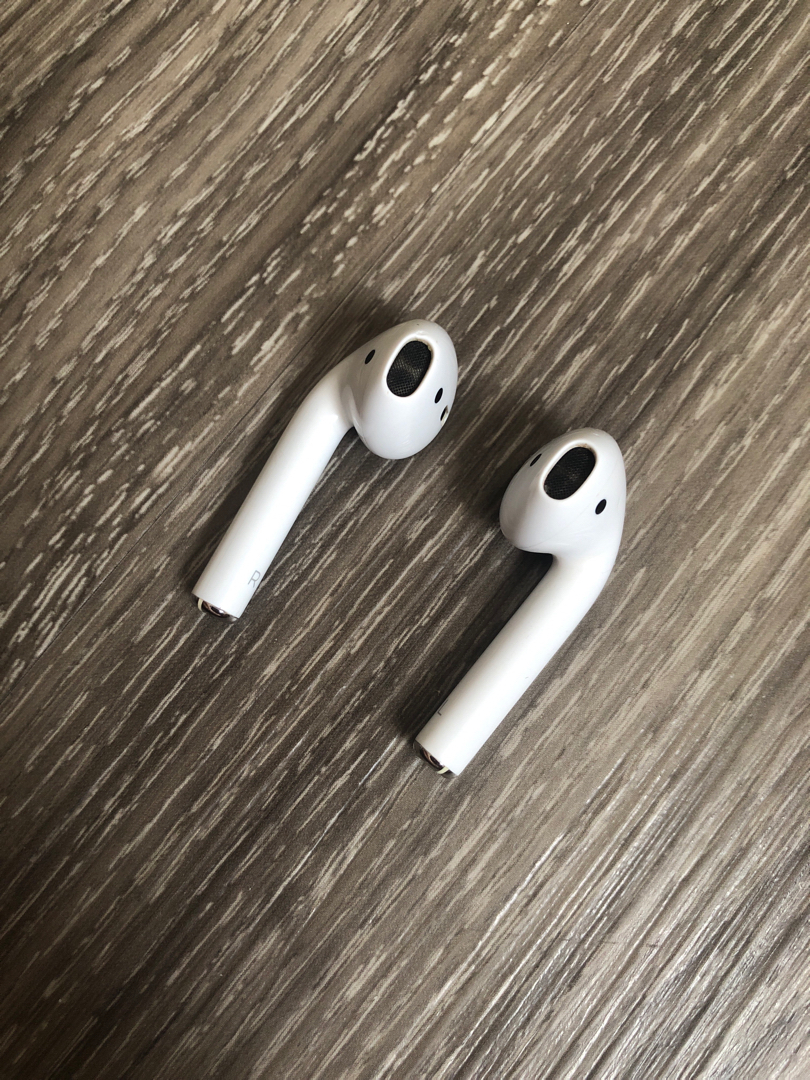 Apple Airpods version 1, Audio, Earphones on Carousell