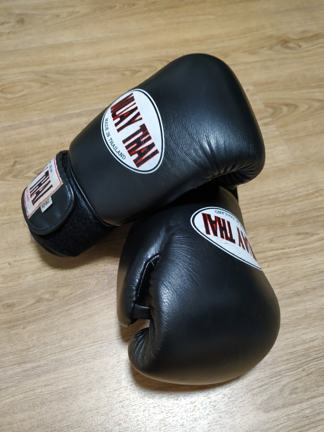 Free Boxing Gloves, Sports Equipment, Sports & Games, Water Sports on ...