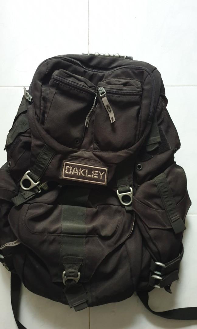 Oakley AP Backpack 3.0, Men's Fashion, Bags, Backpacks on Carousell