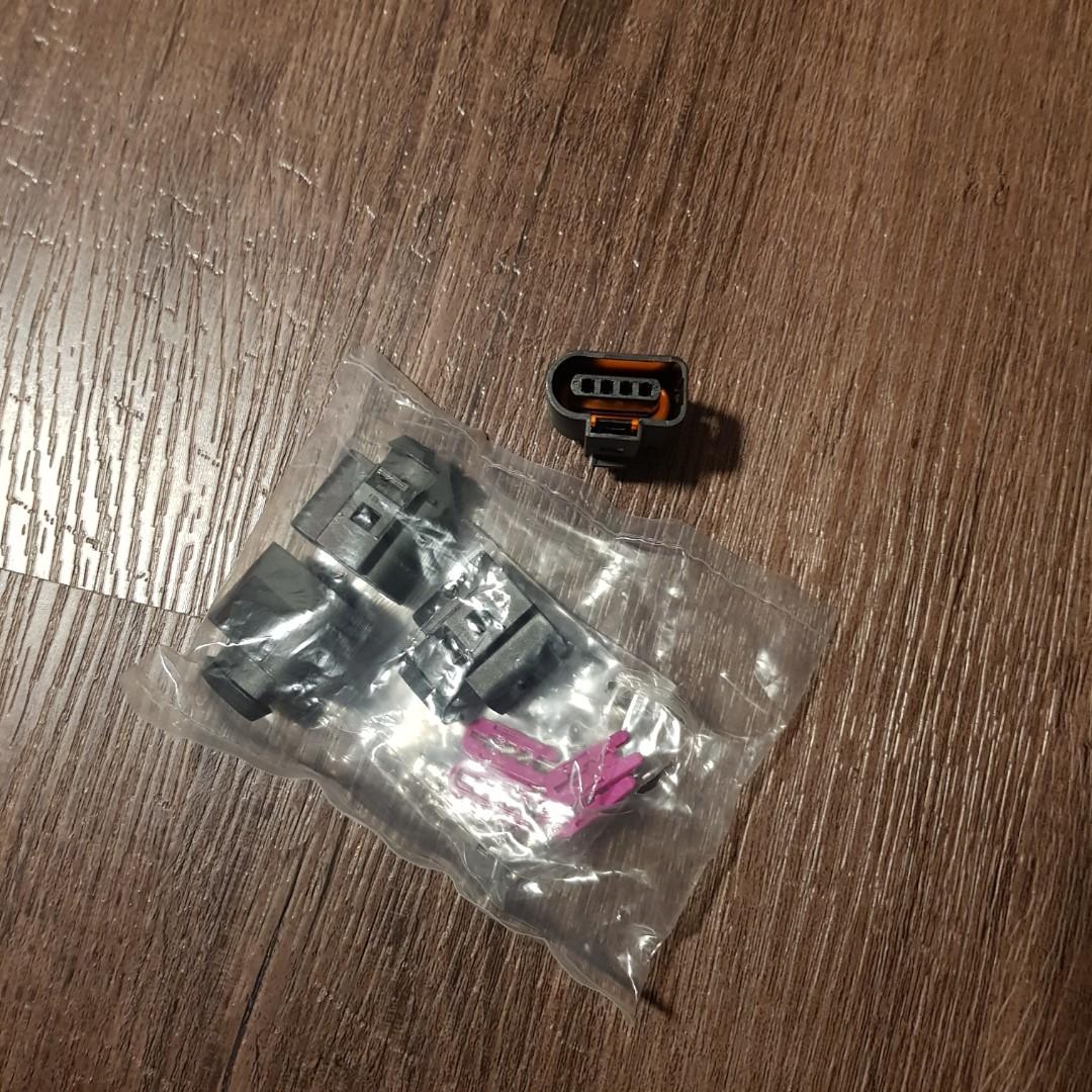 VW/Audi 4 Pin 1J0973704, Car Accessories, Accessories on Carousell