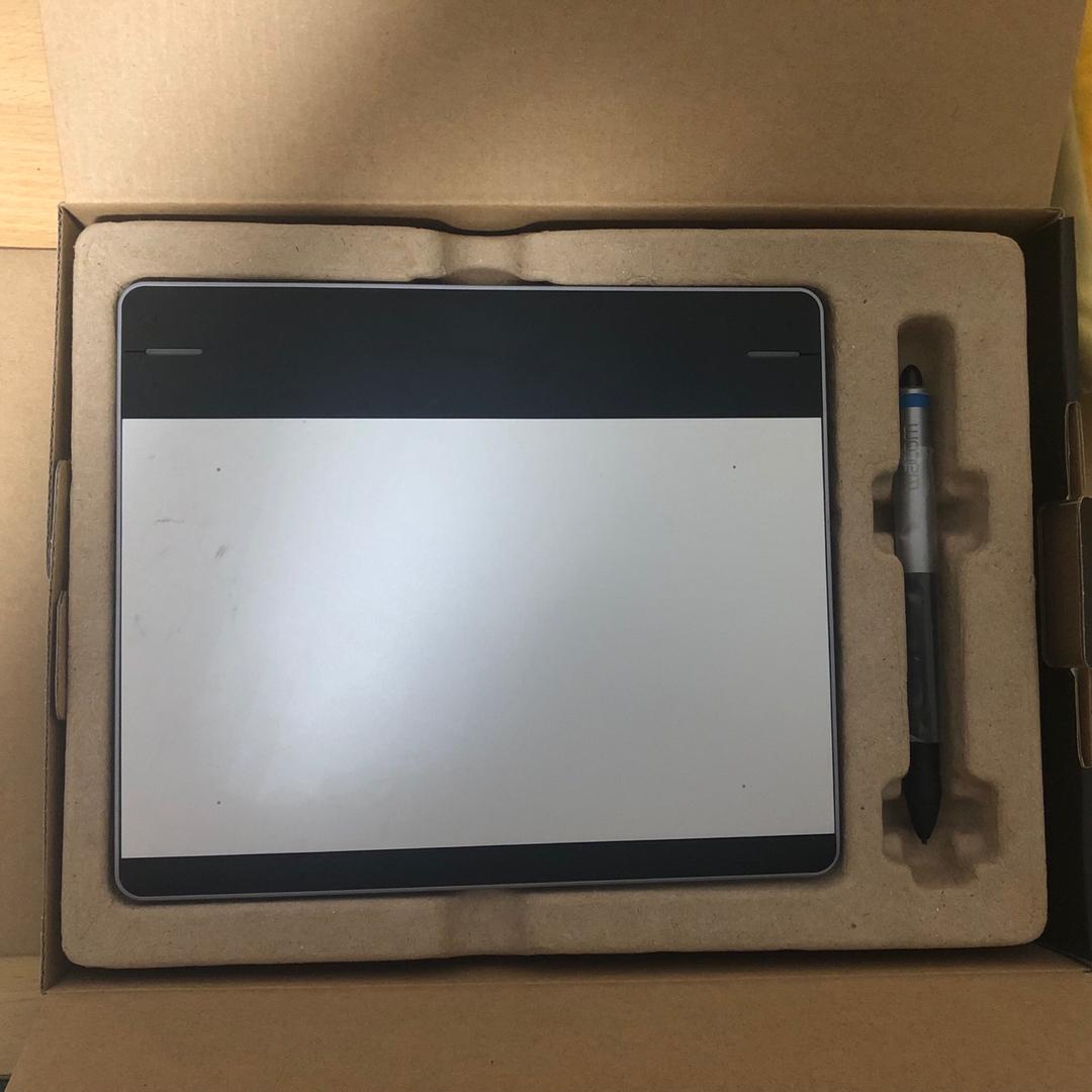 Wacom Intuos - CTH-480, Mobile Phones & Gadgets, E-Readers on Carousell