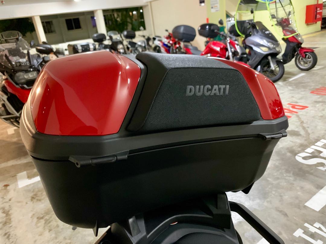 Why Malaysians don't wear full face helmets.