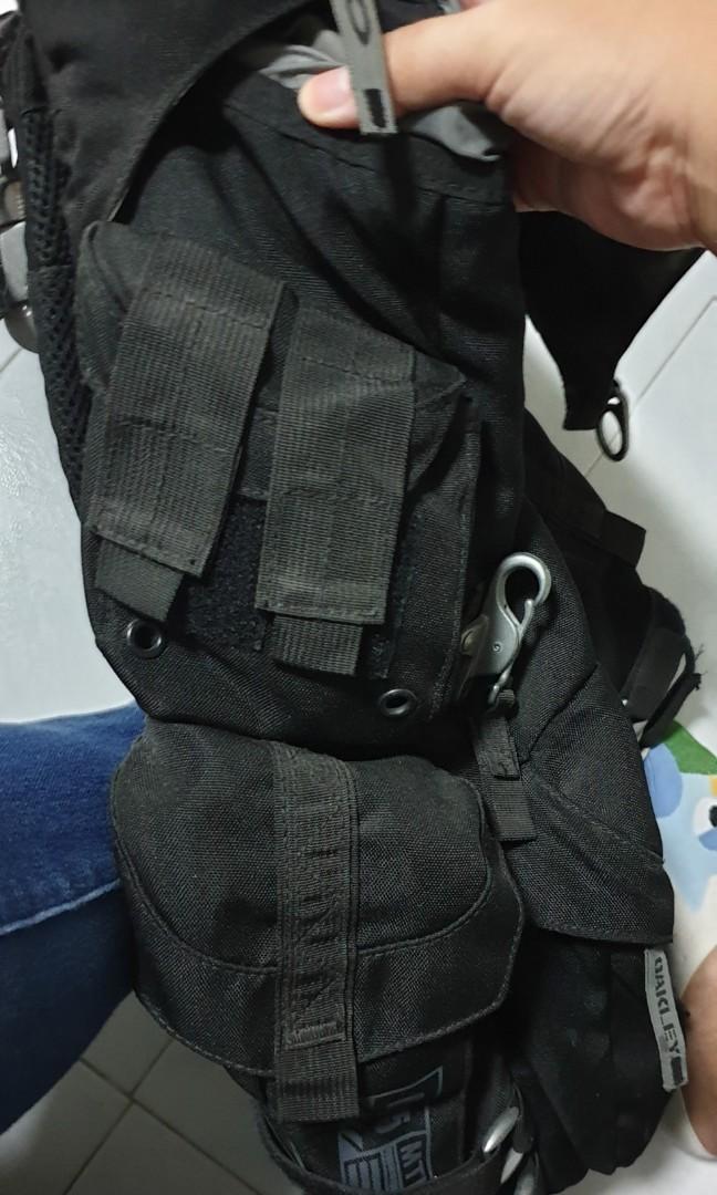 Oakley AP Backpack 3.0, Men's Fashion, Bags, Backpacks on Carousell