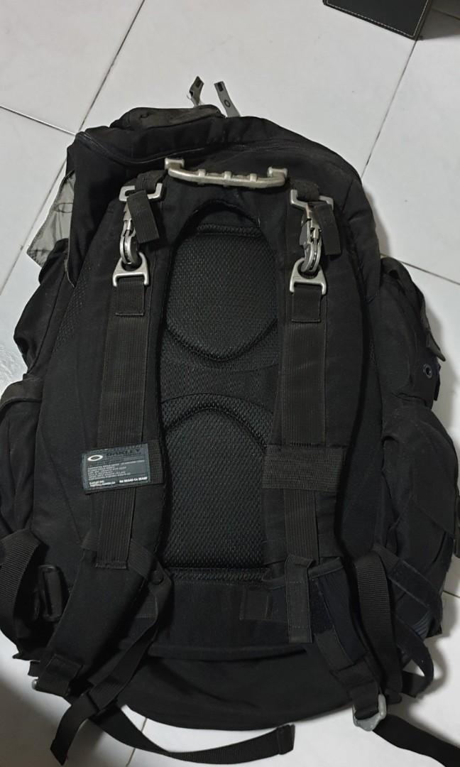 Oakley AP Backpack 3.0, Men's Fashion, Bags, Backpacks on Carousell