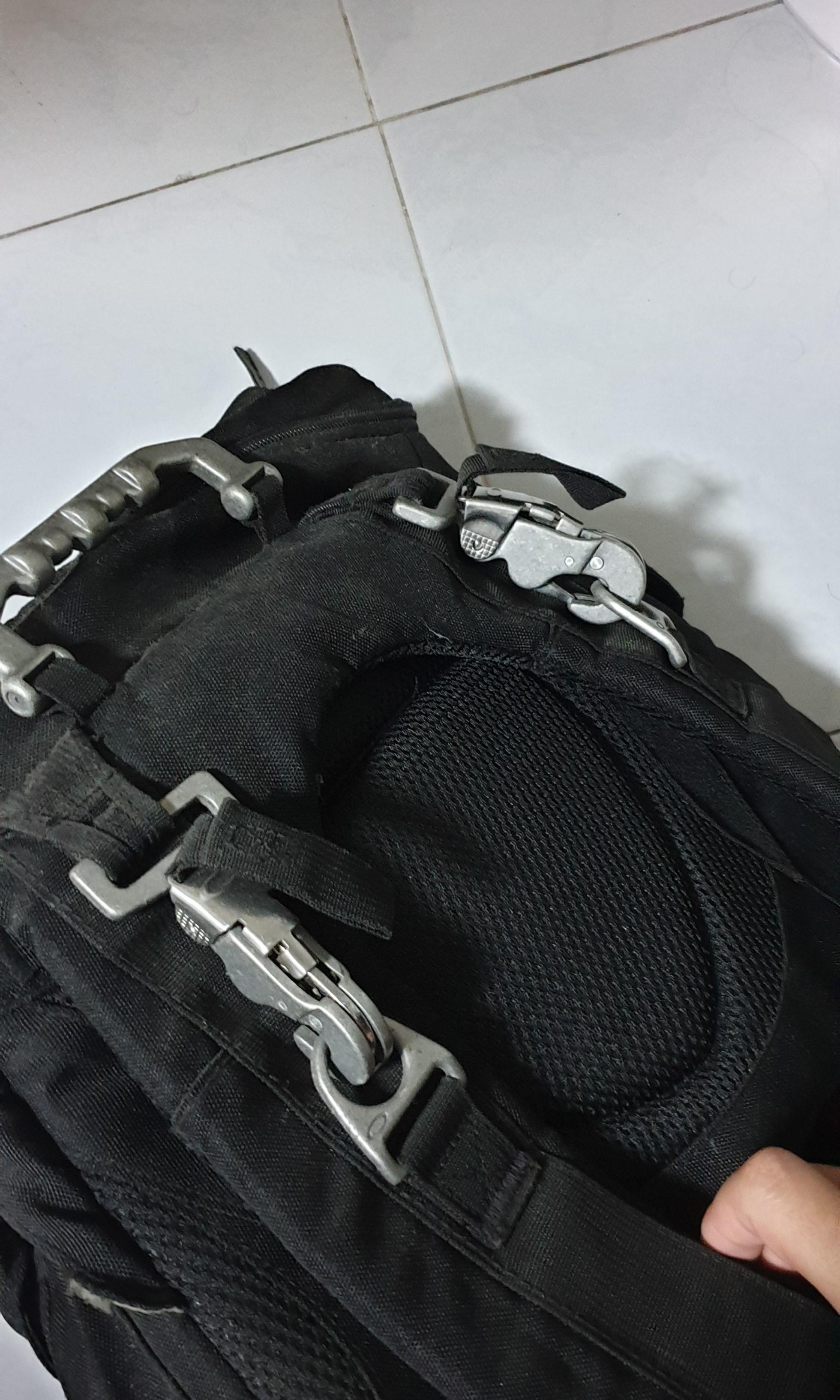 Oakley AP Backpack 3.0, Men's Fashion, Bags, Backpacks on Carousell