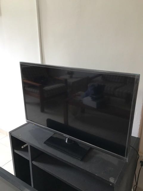 Panasonic TV 33 Inch TV , TV & Home Appliances, TV & Entertainment, TV ...
