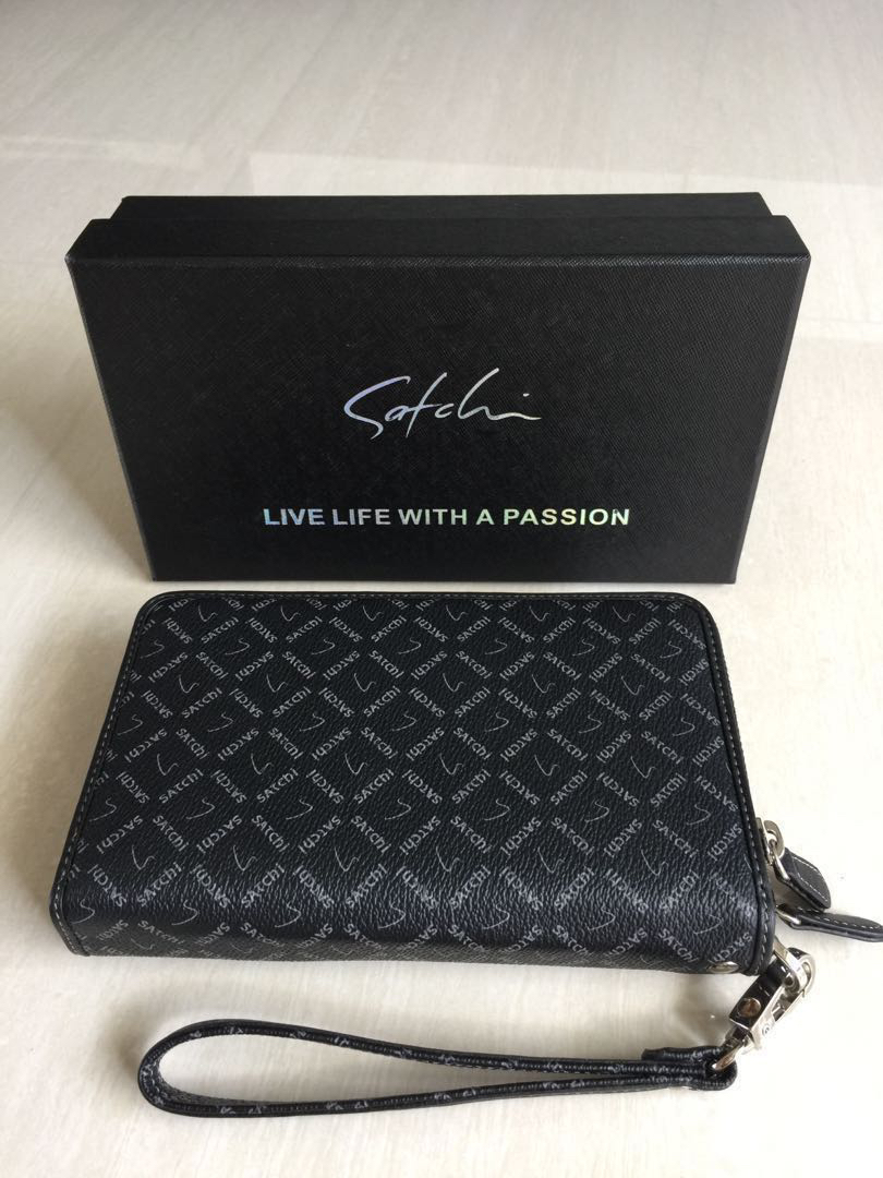 Satchi Clutch, Women's Fashion, Bags & Wallets, Clutches on Carousell