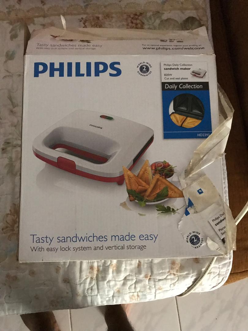 Beautiful Philips sandwich/toaster maker worth 59$ selling in 20$, TV ...
