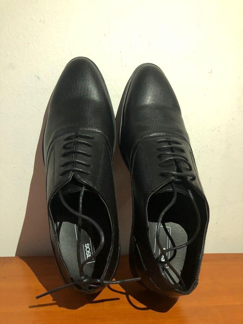 Men formal shoe- Leather with emboss detail, Men's Fashion, Footwear ...