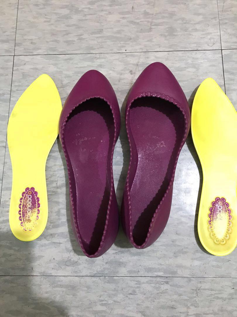 Rubber Flats - Monobo on Carousell