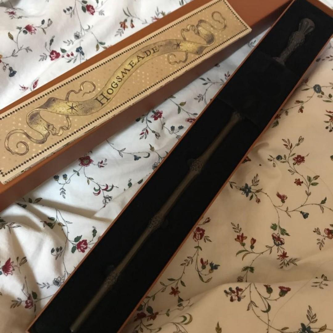 USJ Dumbledore Wand (Interactive), Hobbies & Toys, Toys & Games on ...