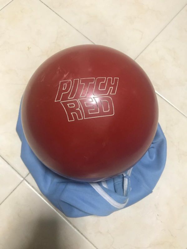 Storm Bowling Ball ( pitch red ) 14lbs, Sports Equipment, Sports ...