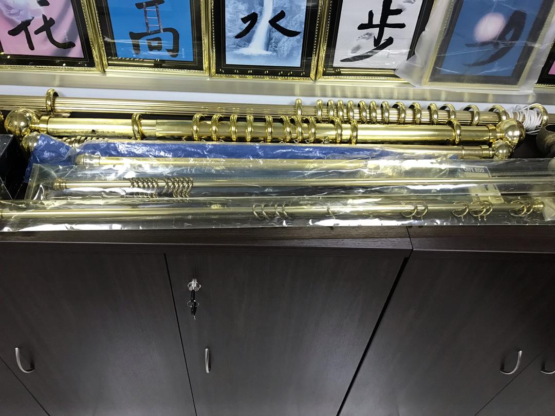 Extendable Italian Curtain Rods, Luxury, Accessories on Carousell