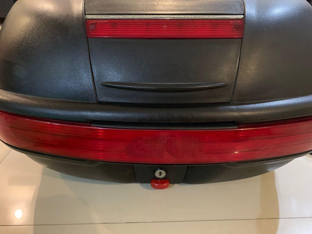 Givi Monokey Top box with metal base plate, Motorcycles, Motorcycle ...