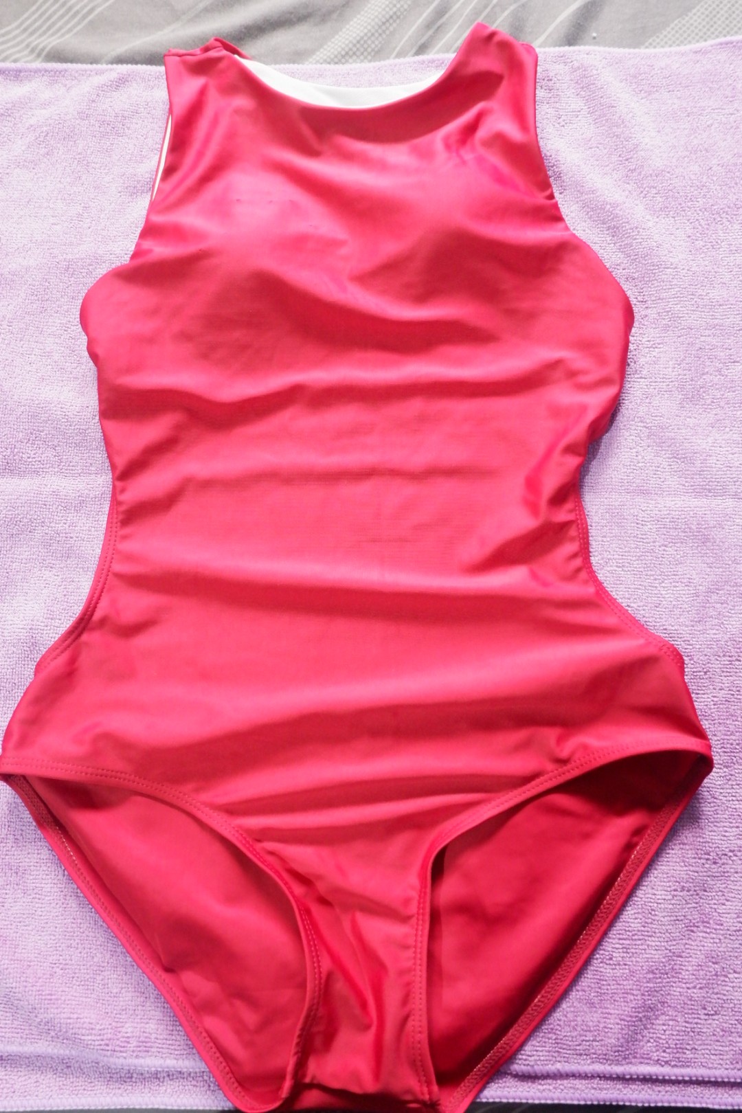 One piece swimsuit (red), Women's Fashion, Swimwear, Bikinis ...