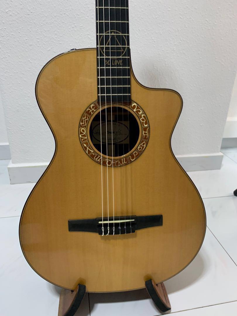 Taylor Jason Mraz Signature Model nylon string guitar, Hobbies & Toys ...
