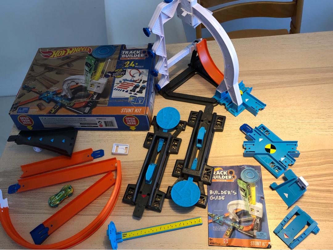 Hot Wheels Track Builder System Stunt Kit, Hobbies & Toys, Toys & Games ...
