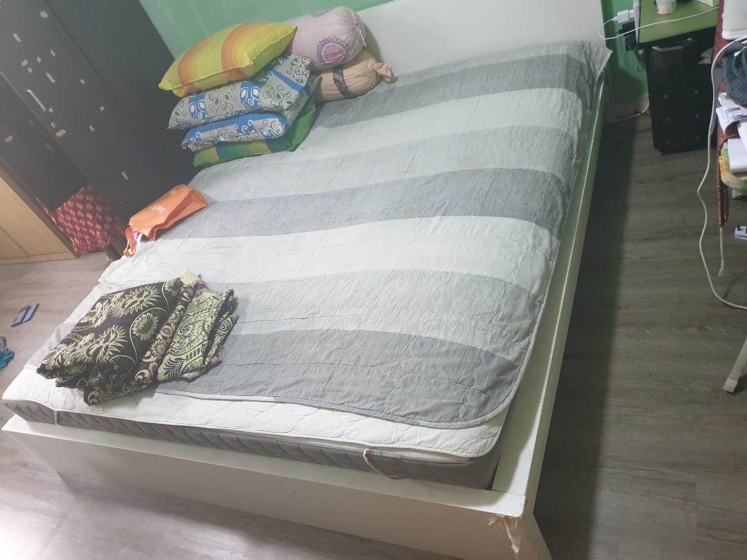 King size Matters and Bed, Furniture & Home Living, Furniture, Bed ...