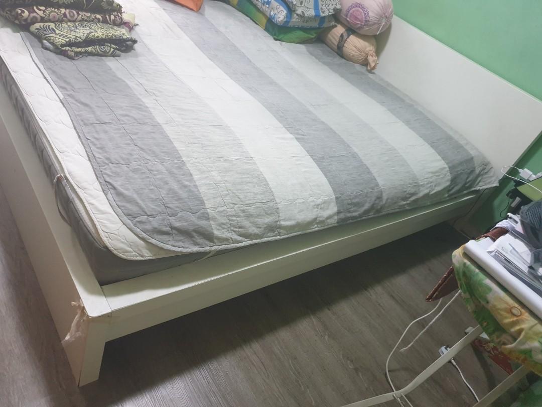 King size Matters and Bed, Furniture & Home Living, Furniture, Bed ...