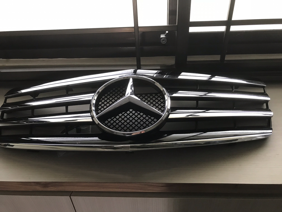 Mercedes W211 front grilles, Car Accessories, Accessories on Carousell