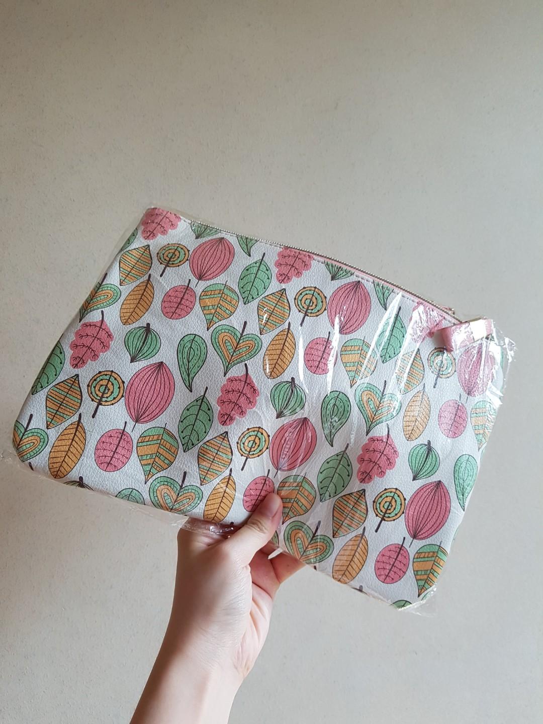 Pastel Colored Multi-Sizes Pouches, Women's Fashion, Bags & Wallets ...