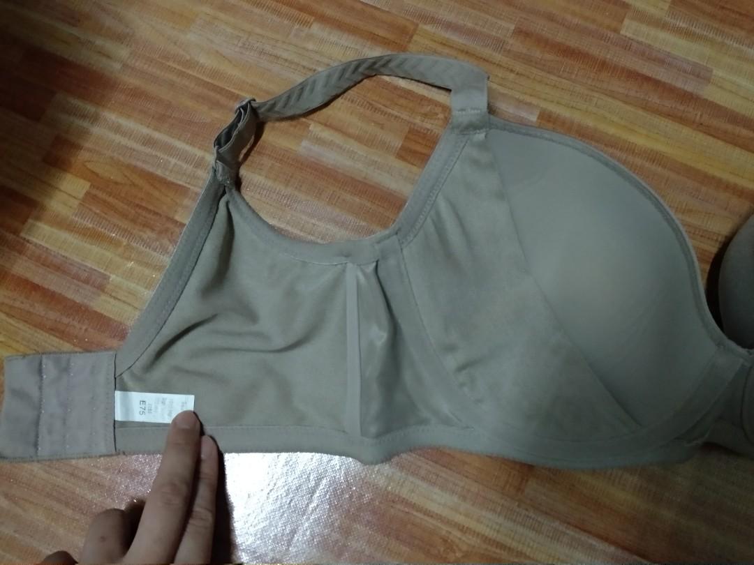 Triumph Shape Sensation bra, Women's Fashion, New Undergarments ...