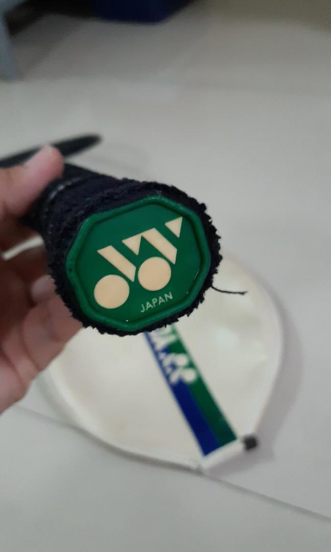 Vintage YONEX B-8100 Blacken badminton racquet, Hobbies & Toys, Collectibles & Memorabilia ...