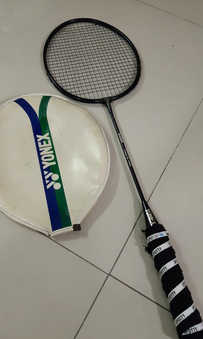 Vintage YONEX B-8100 Blacken badminton racquet, Hobbies & Toys, Collectibles & Memorabilia ...