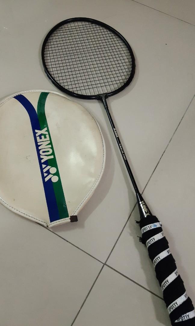 Vintage YONEX B-8100 Blacken badminton racquet, Hobbies & Toys, Collectibles & Memorabilia ...