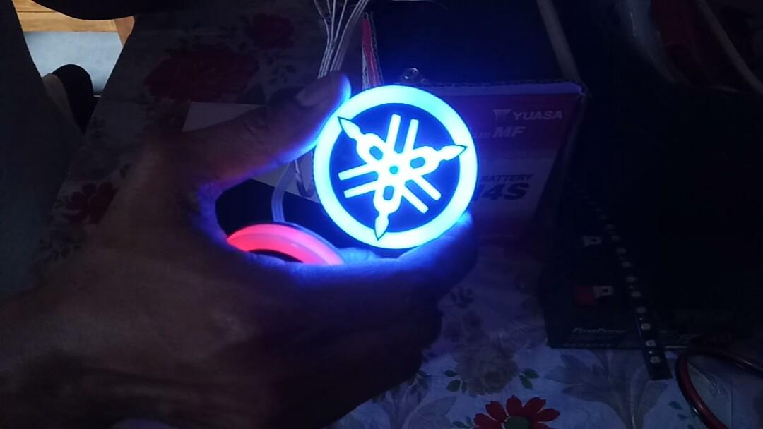 Xmax 300 / super tenere emblem + signal(red and blue avail) white nil ...
