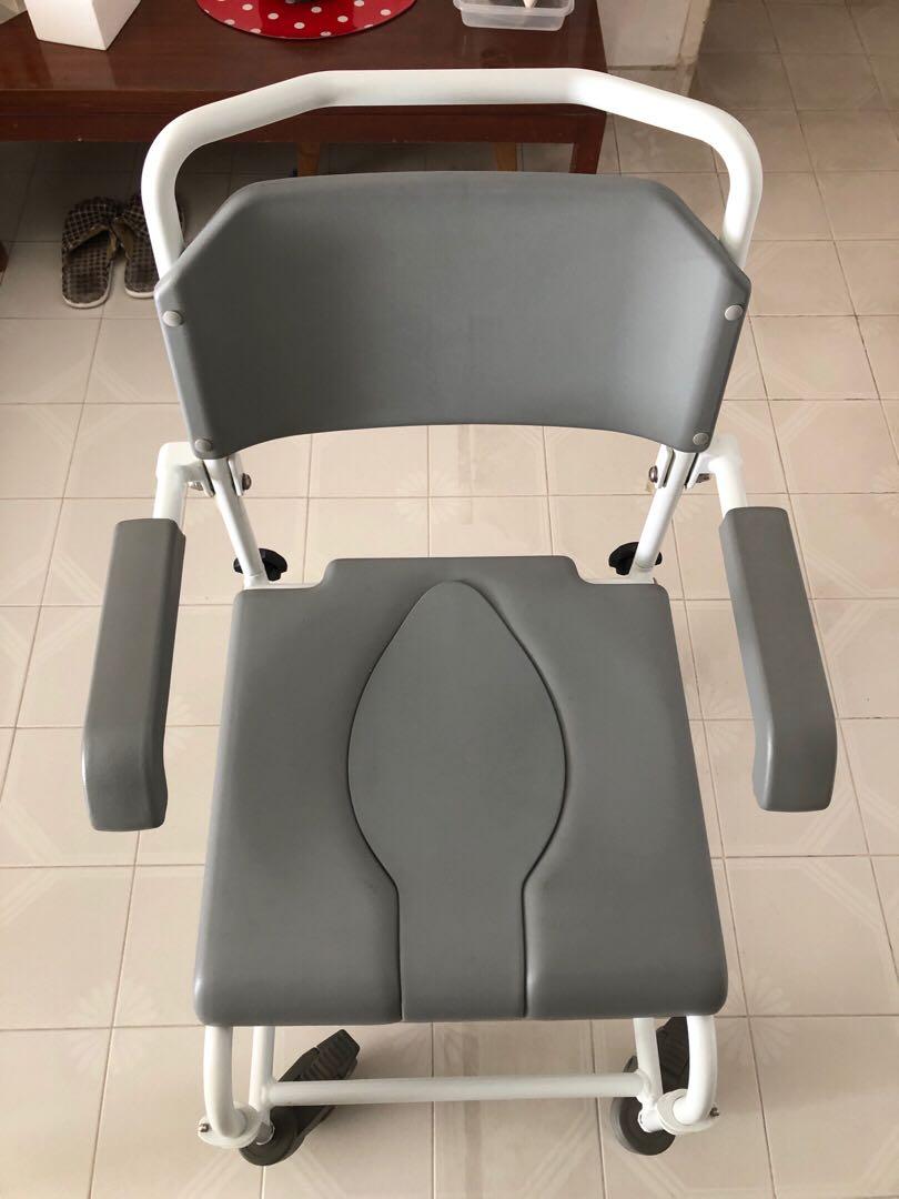 Deluxe padded mobile commode, Health & Nutrition, Medical Supplies ...