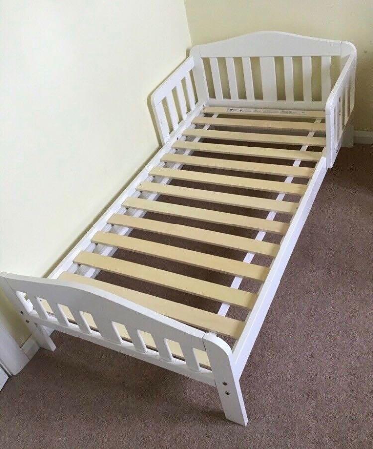 Extendable kids bed with mattress, Furniture & Home Living, Furniture ...