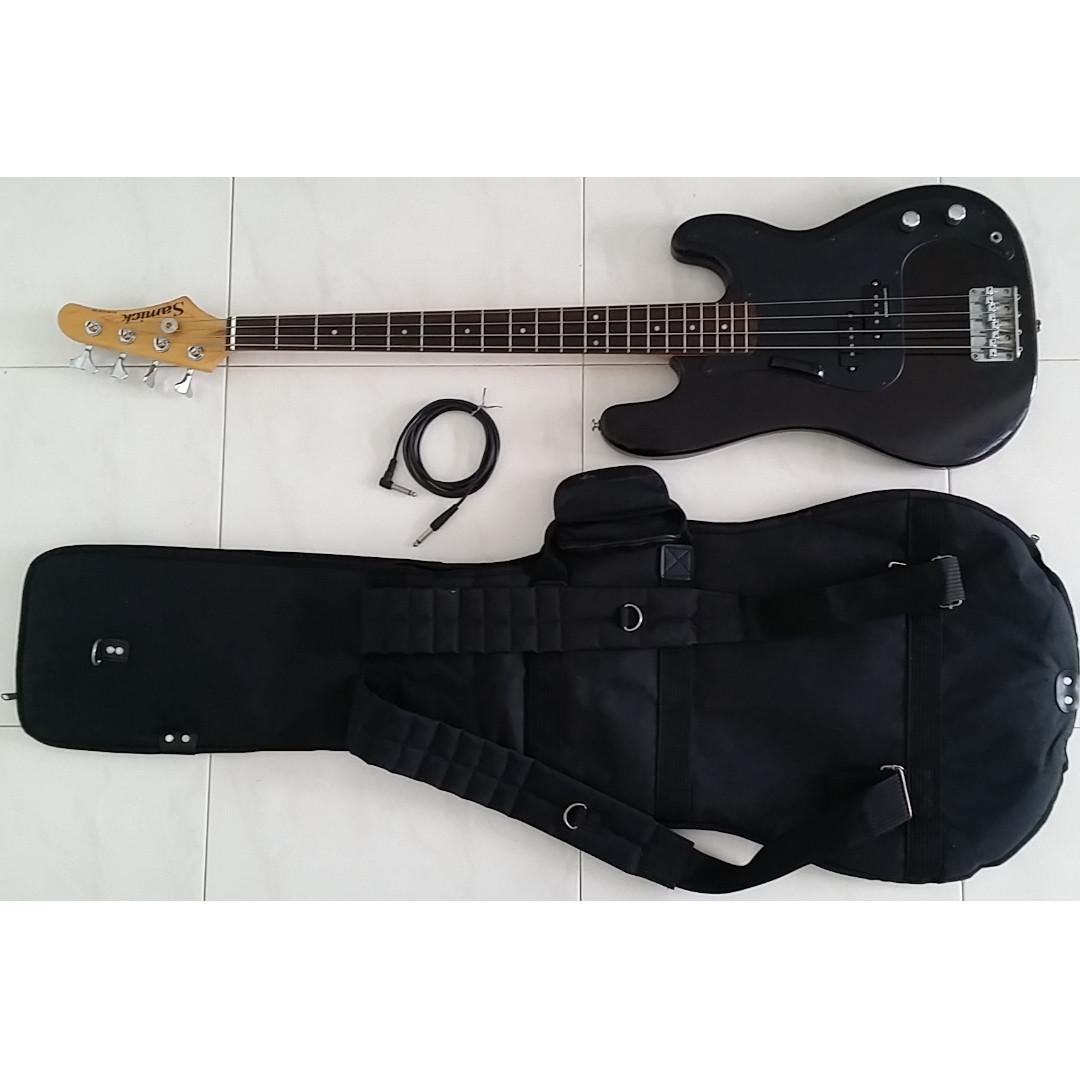 Samick Bass Guitar + Practice Speaker, Hobbies & Toys, Music & Media ...