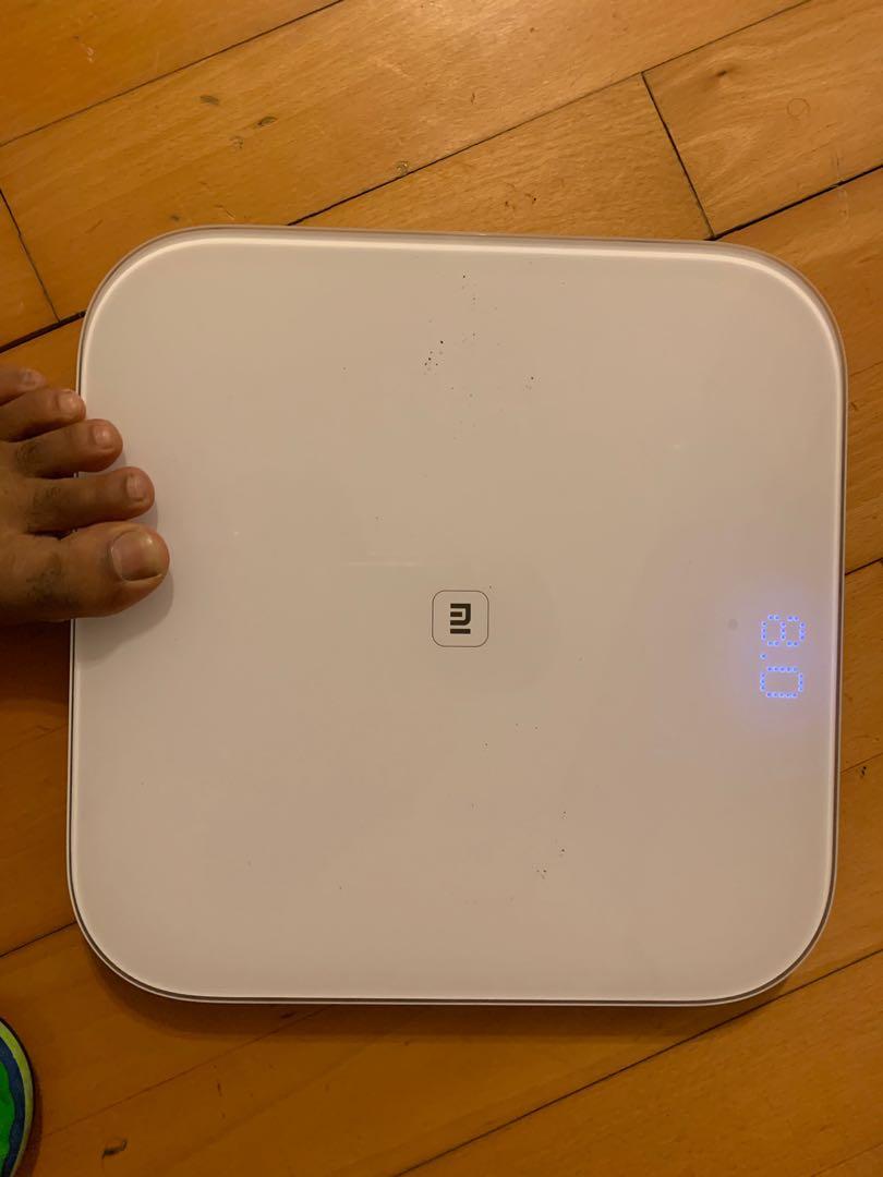 Xiaomi mi scale 2 weighing scale, 健康及營養食用品, 健康監測儀和體重秤 - Carousell