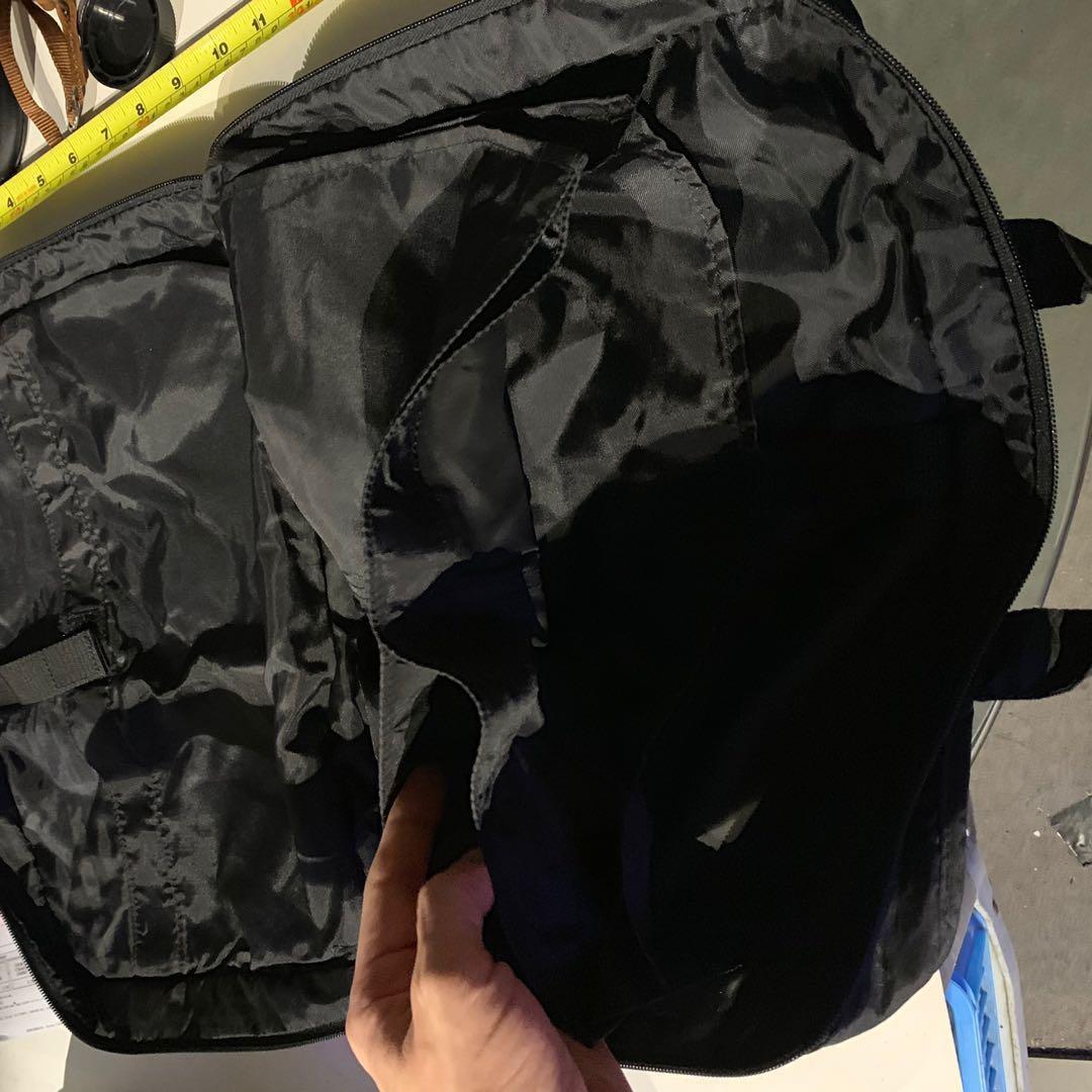 無印良品電腦袋，超輕 muji computer bag, 男裝, 袋, 腰袋、手提袋、小袋 - Carousell