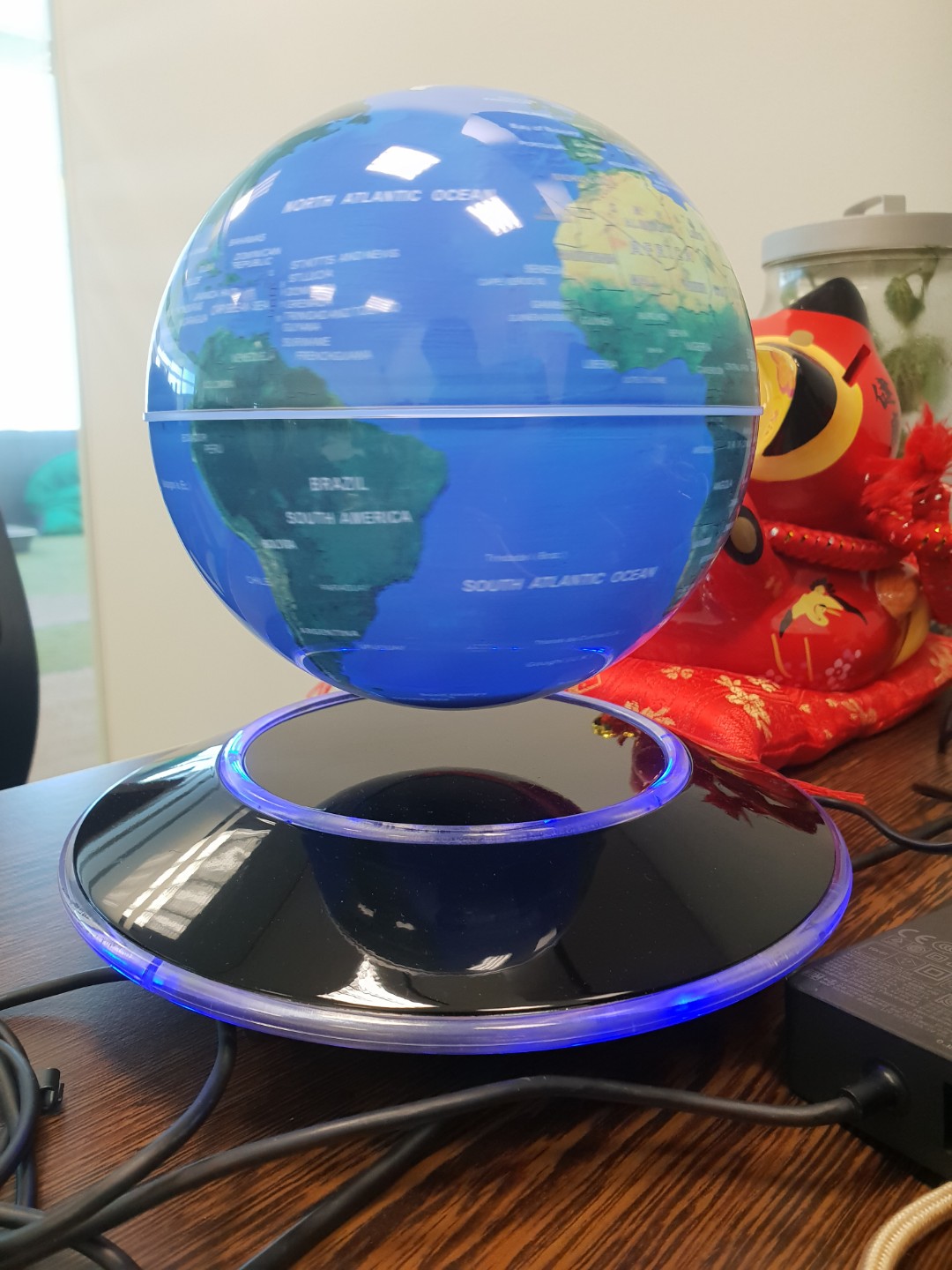 Floating Magnetic Globe, Furniture & Home Living, Home Decor ...