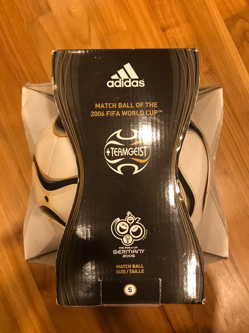 Official 2006 World Cup Ball Adidas +Teamgeist, Sports Equipment ...