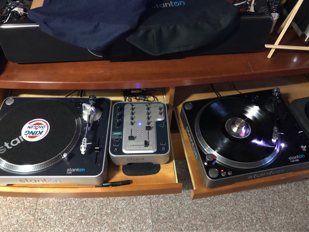Turntable, Hobbies & Toys, Music & Media, Vinyls on Carousell