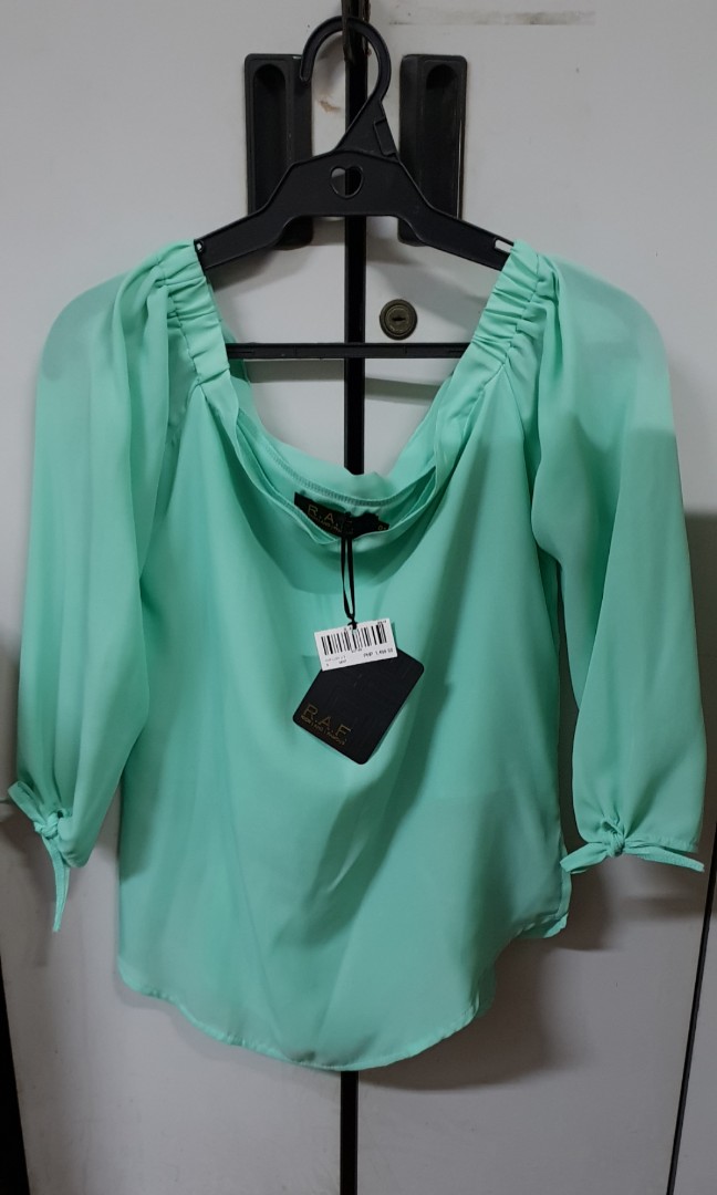 RAF plains and prints off shoulder on Carousell