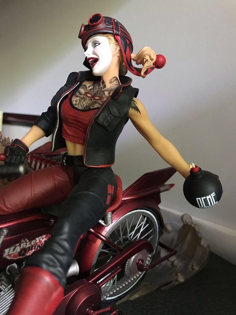 (RARE) Harley Quinn riding bike with her 2 pet hyena (exclusive version ...