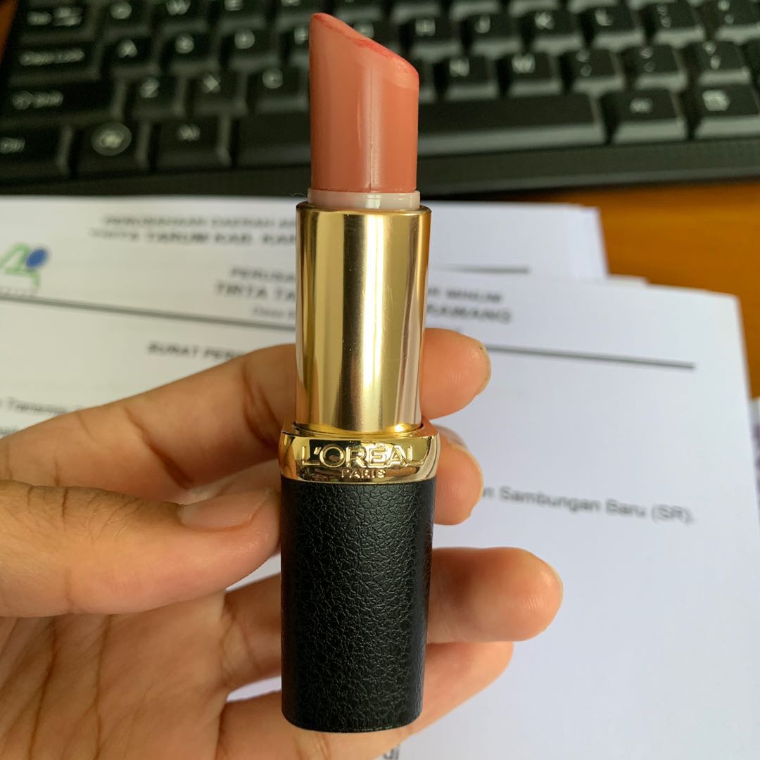 LOREAL COLOR RICHE MATTE, Kesehatan & Kecantikan, Rias Wajah di Carousell