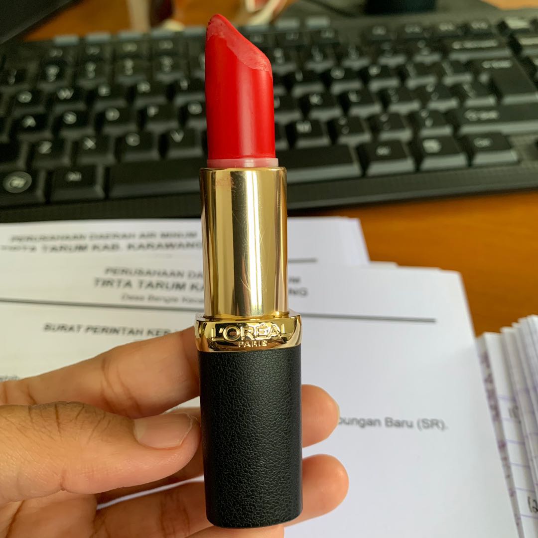 LOREAL COLOR RICHE MATTE, Kesehatan & Kecantikan, Rias Wajah di Carousell