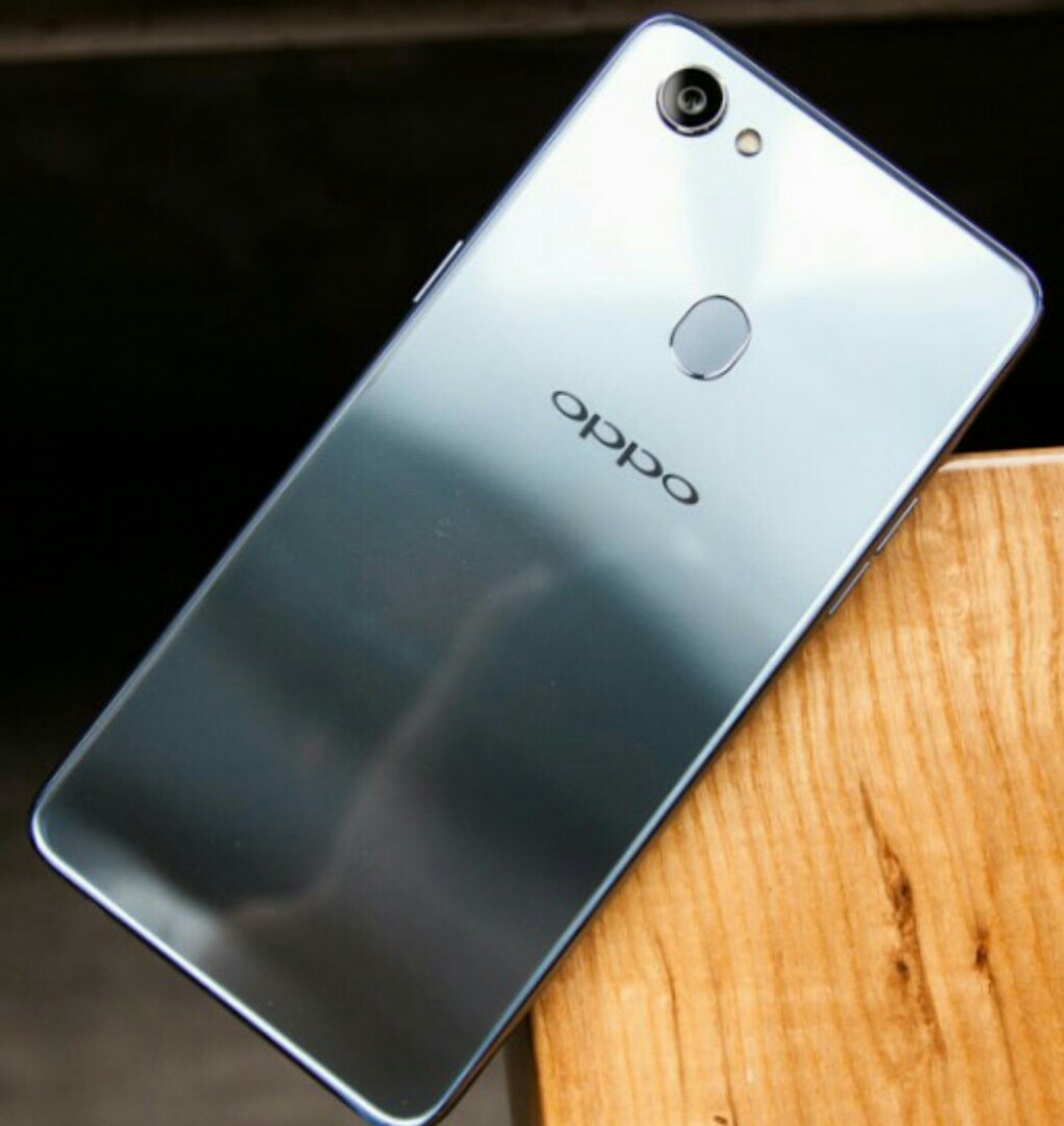 Oppo F7 (Moonlight Silver) + Wireless Microphone Karaoke Speaker (White ...