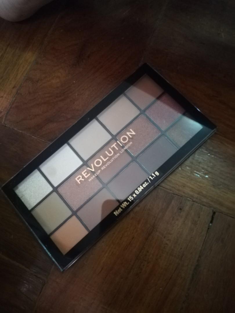Makeup Revolution Reloaded Pallete Iconic Fever, Beauty & Personal Care ...