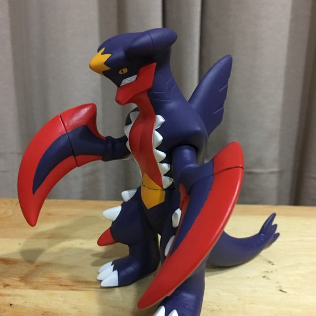 POKÉMON Figurine Garchomp, Hobbies & Toys, Toys & Games on Carousell